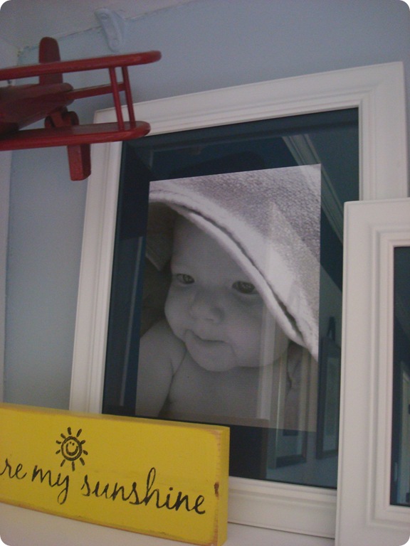 Camera Dashboard: Details of an airplane room